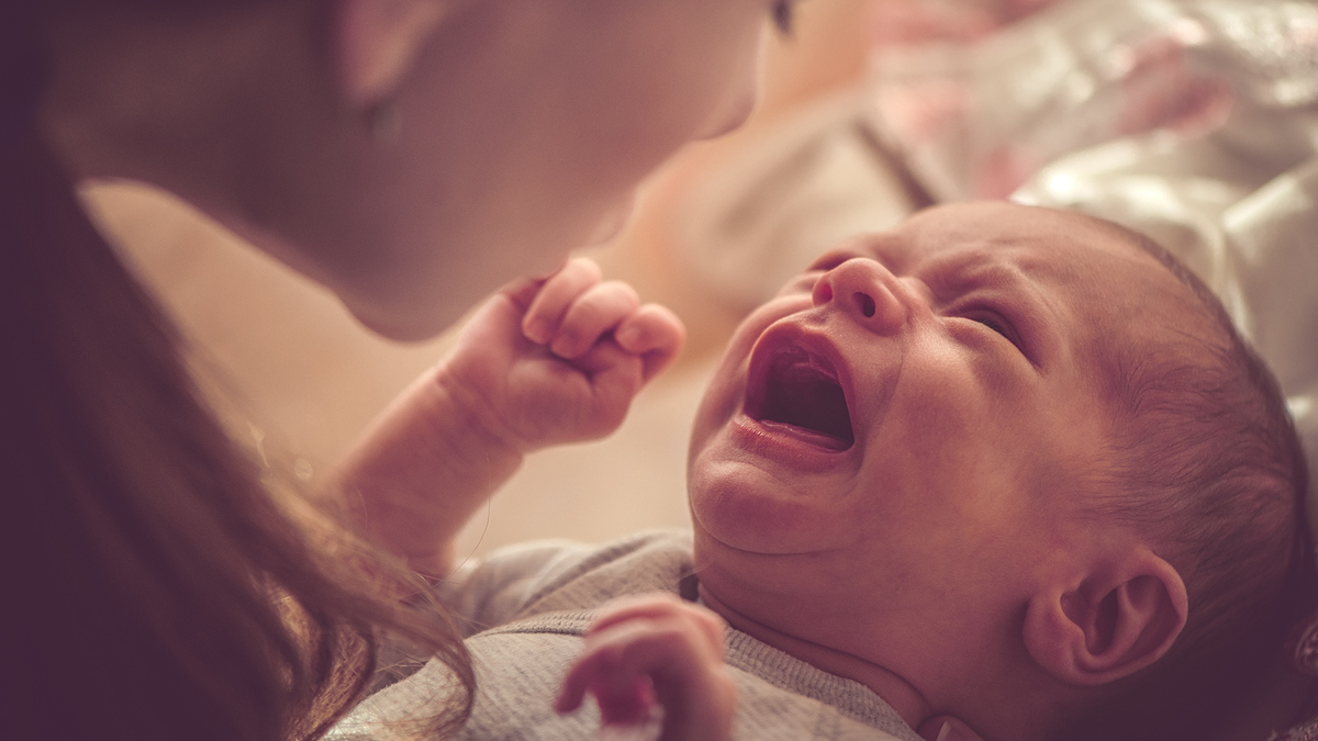 Pianto del neonato, impariamo a interpretarlo - Uppa