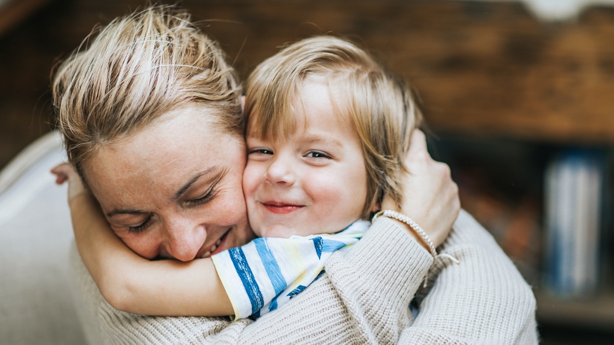 Le coccole, nutrimento per la crescita - Uppa