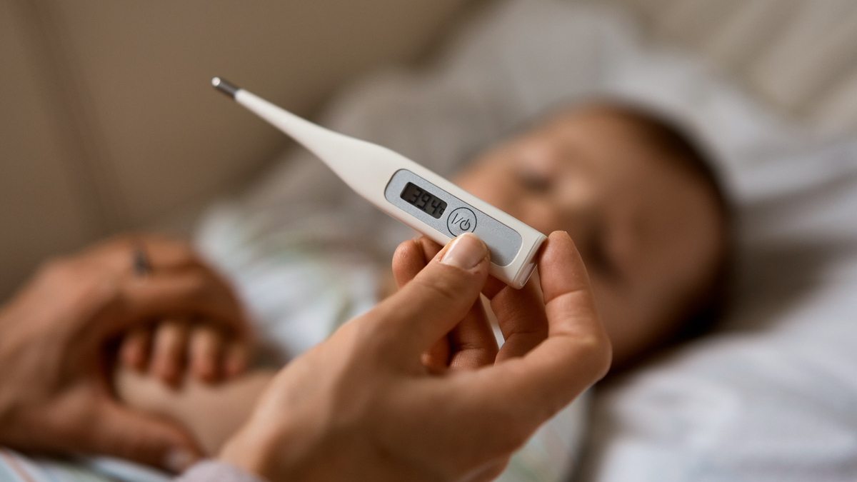 Febbre alta nei bambini: cosa fare e quando preoccuparsi? - Uppa Febbre alta nei bambini: cosa fare e quando preoccuparsi? - Uppa